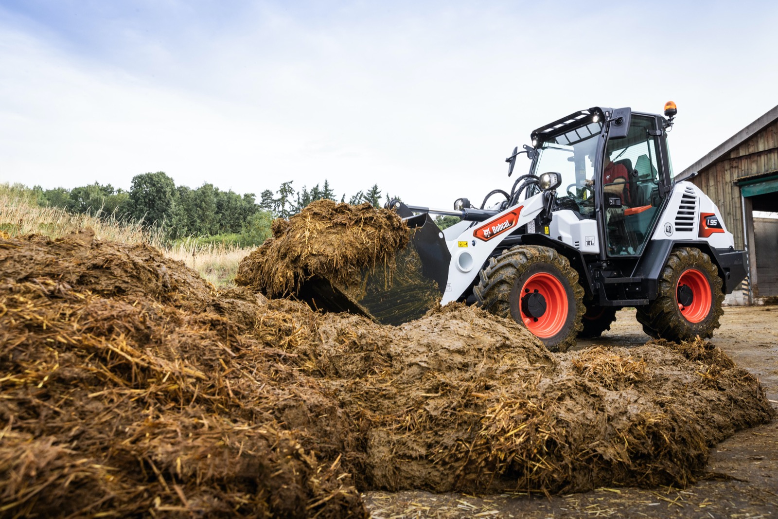 Comércio Máquinas - Nova carregadora de rodas compacta de alta gama L95 ...