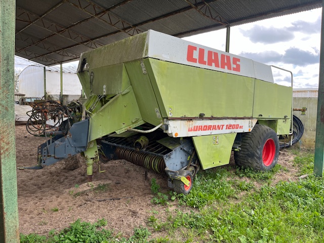 Comércio Máquinas - Claas Quadrant 2100 #247241