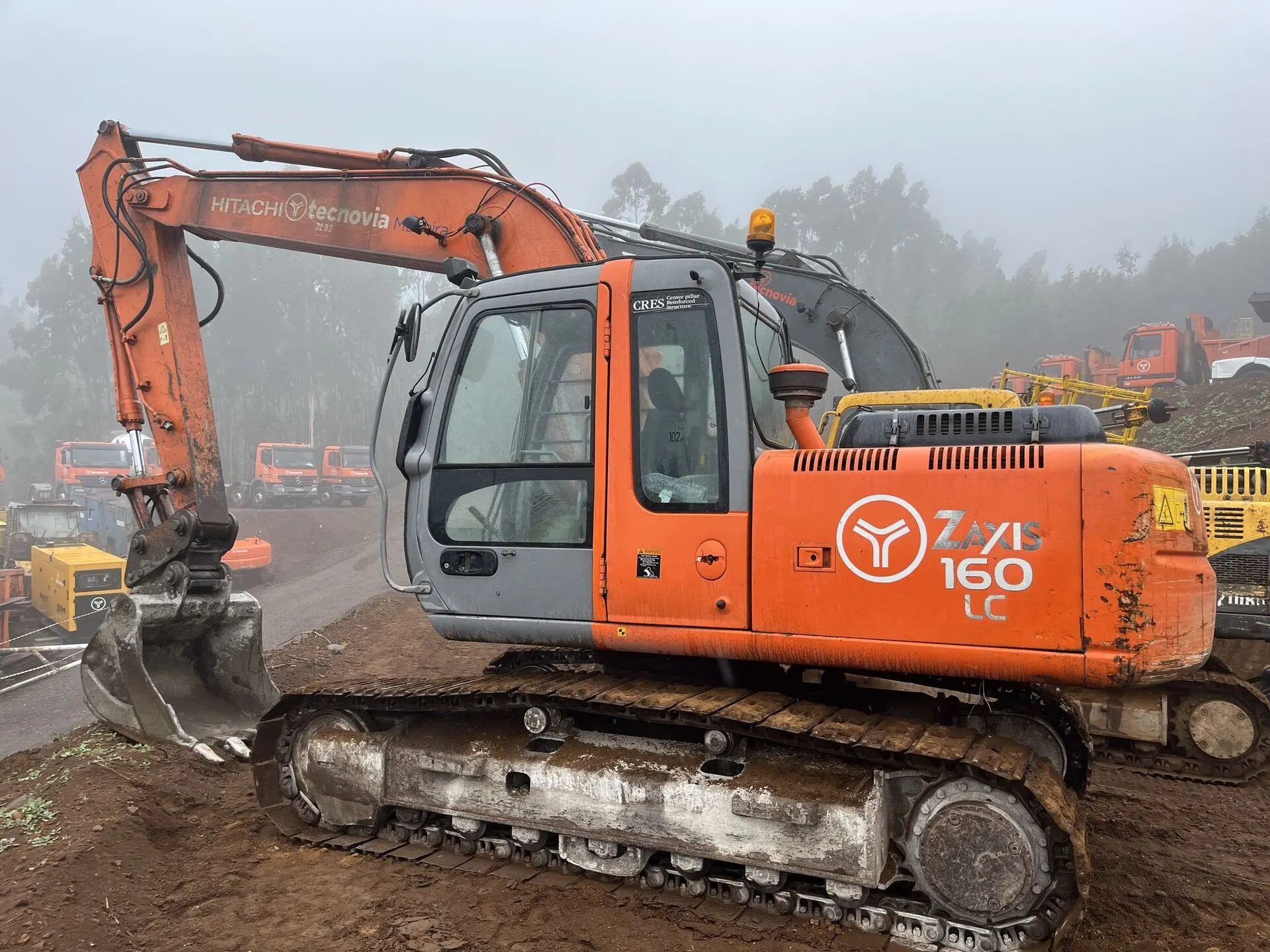Comércio Máquinas - Hitachi ZX160 Escavadora #247326