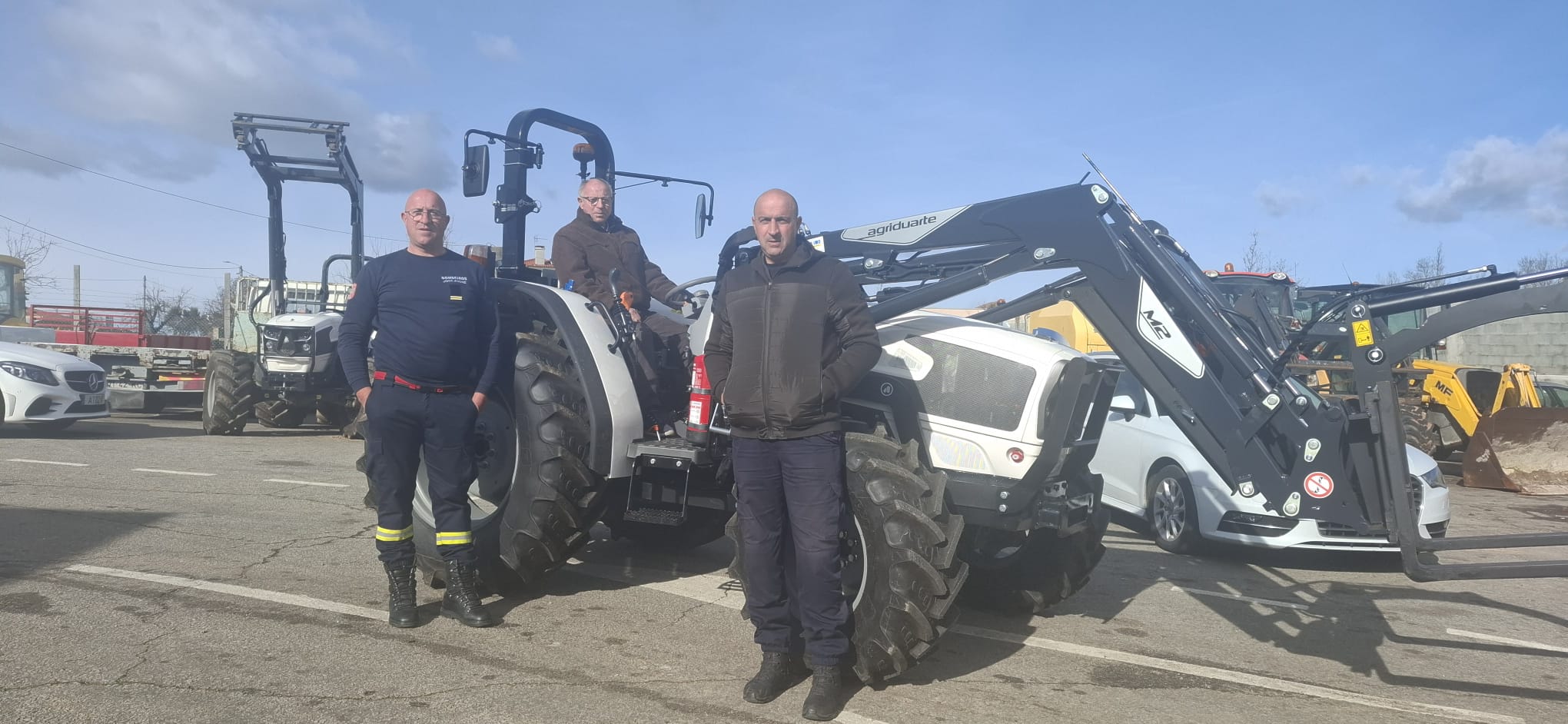 Comércio Máquinas - Auto IMD vende primeiro trator Lamborghini Crono 80 ...