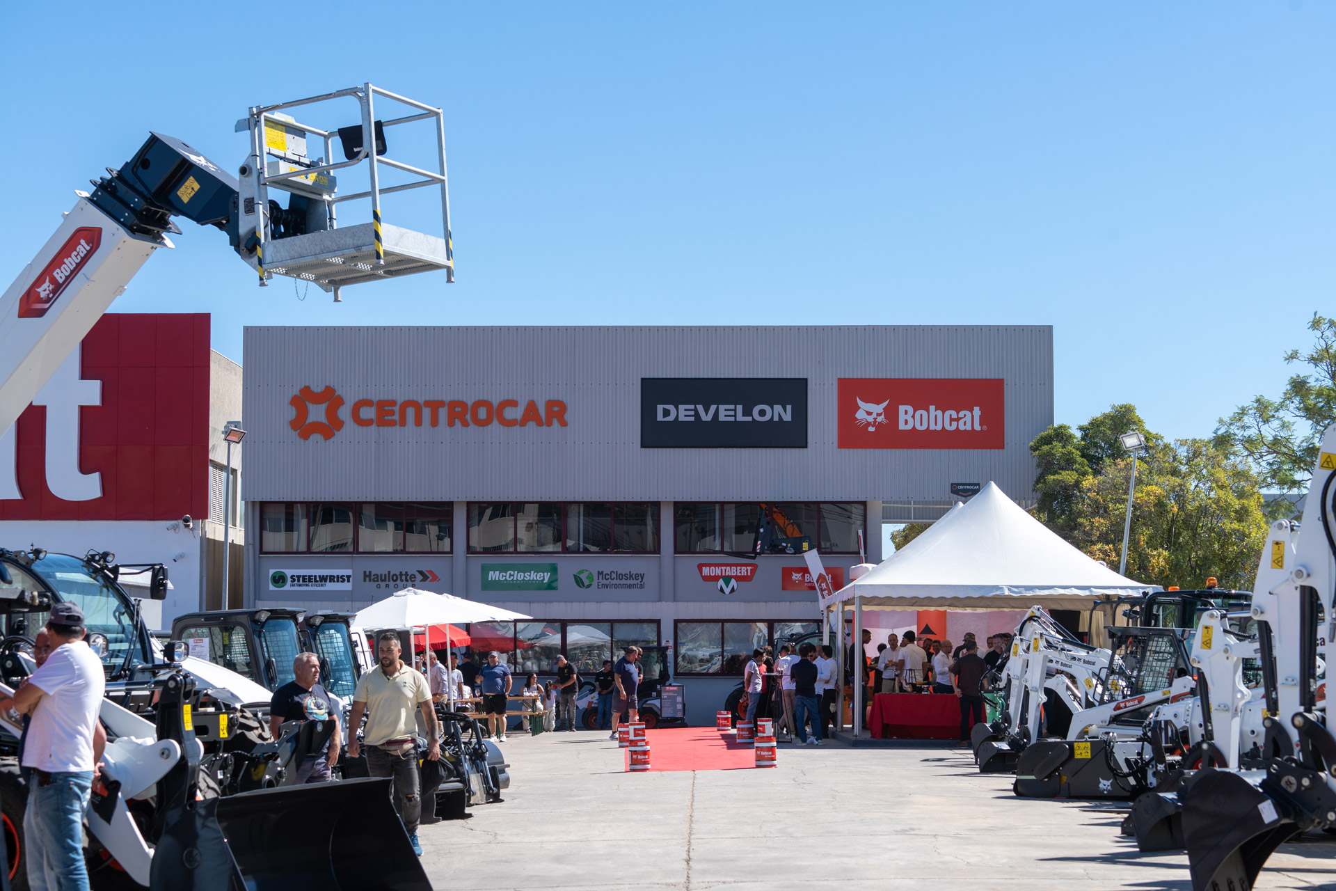 Comércio Máquinas - Open Day Bobcat junta clientes e famílias na ...